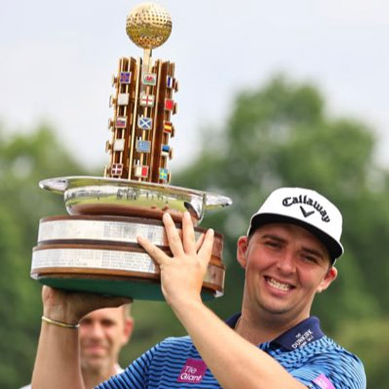 PuttAWAY Golf - Adjustable Putting Platform